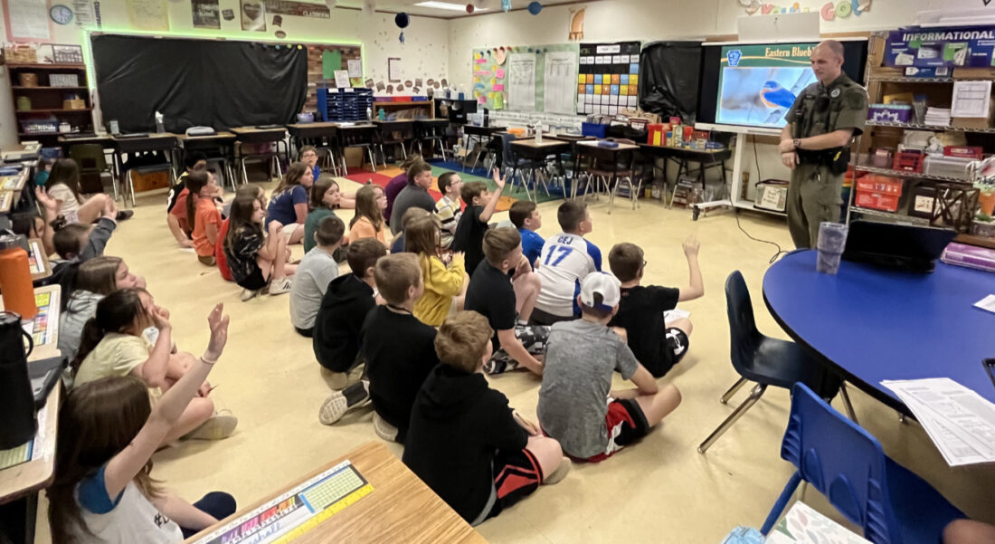 MH Elementary students build birdhouses, learn about bluebirds and ...